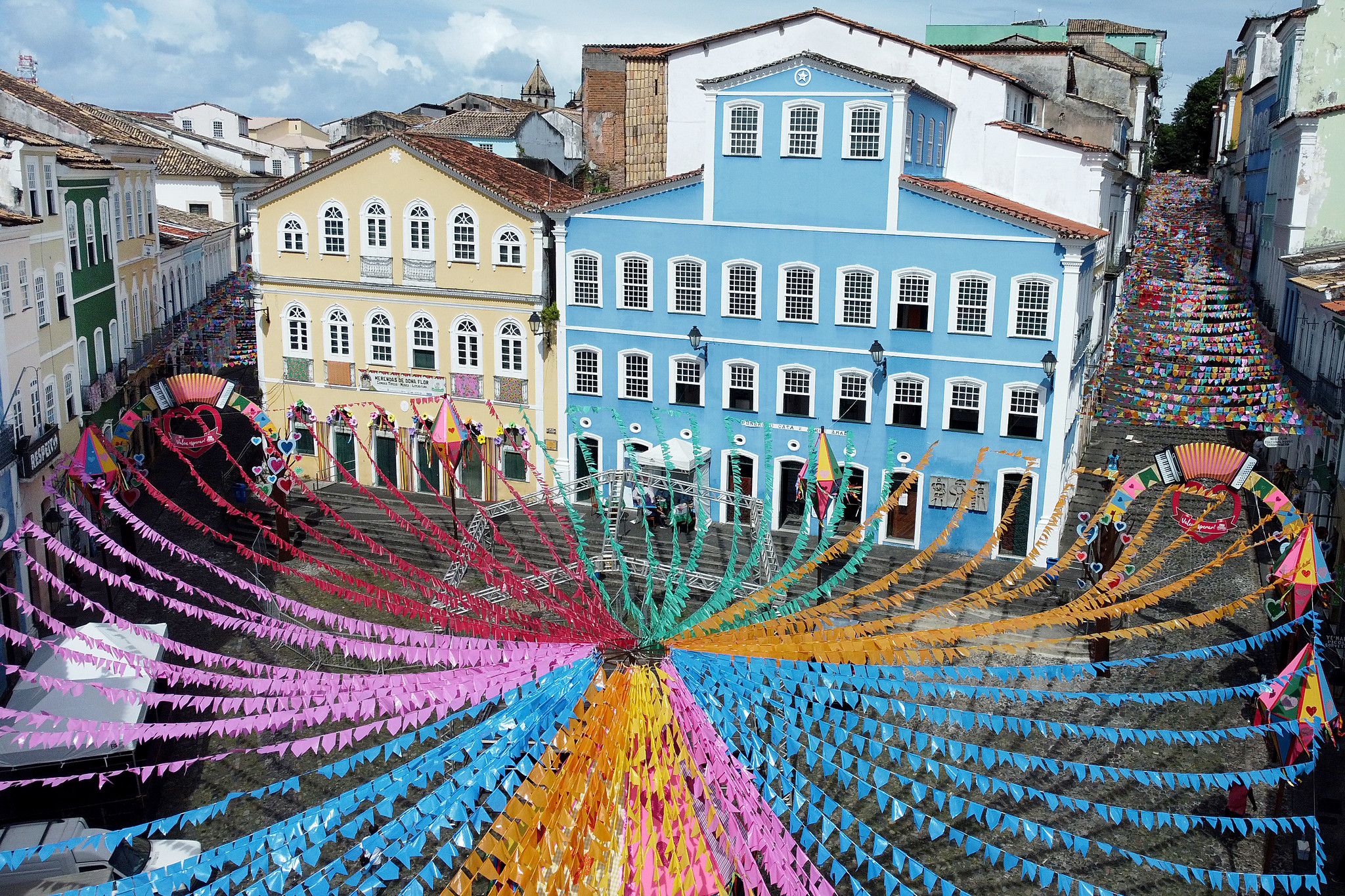 São João da Bahia em Salvador terá 75 horas de shows e mais de 230 ...